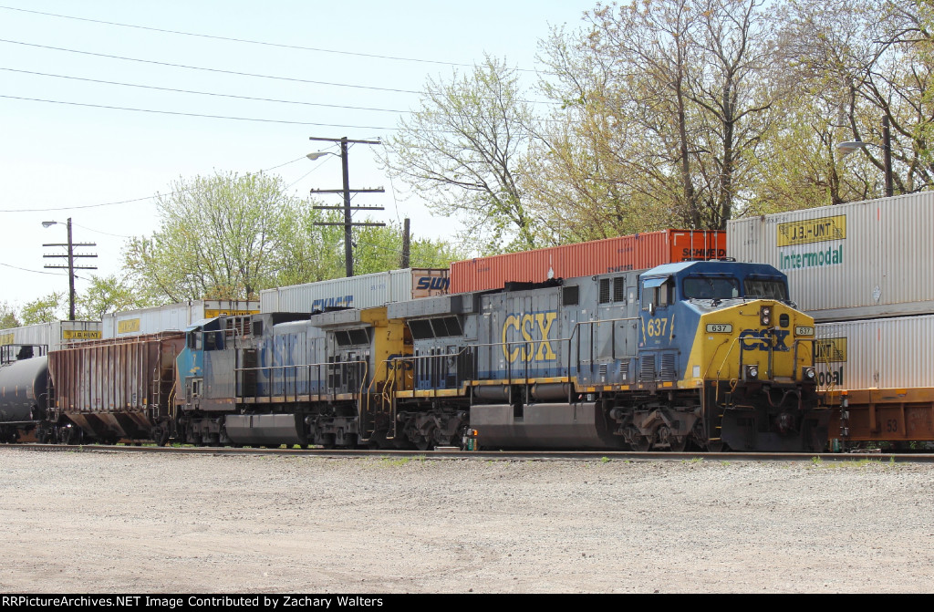 CSX 637 & 7